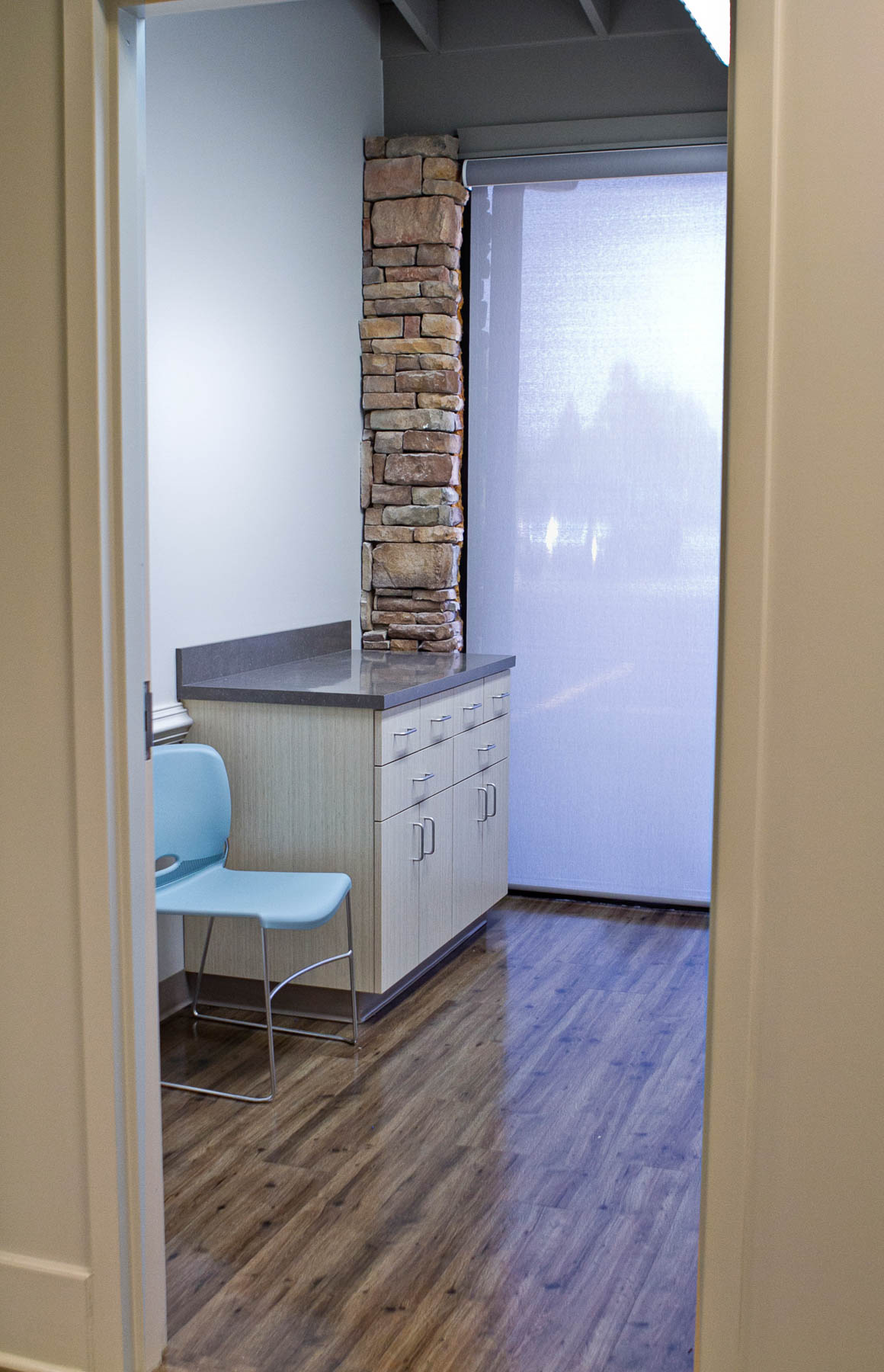 Total Care 280 – Black Design Architecture